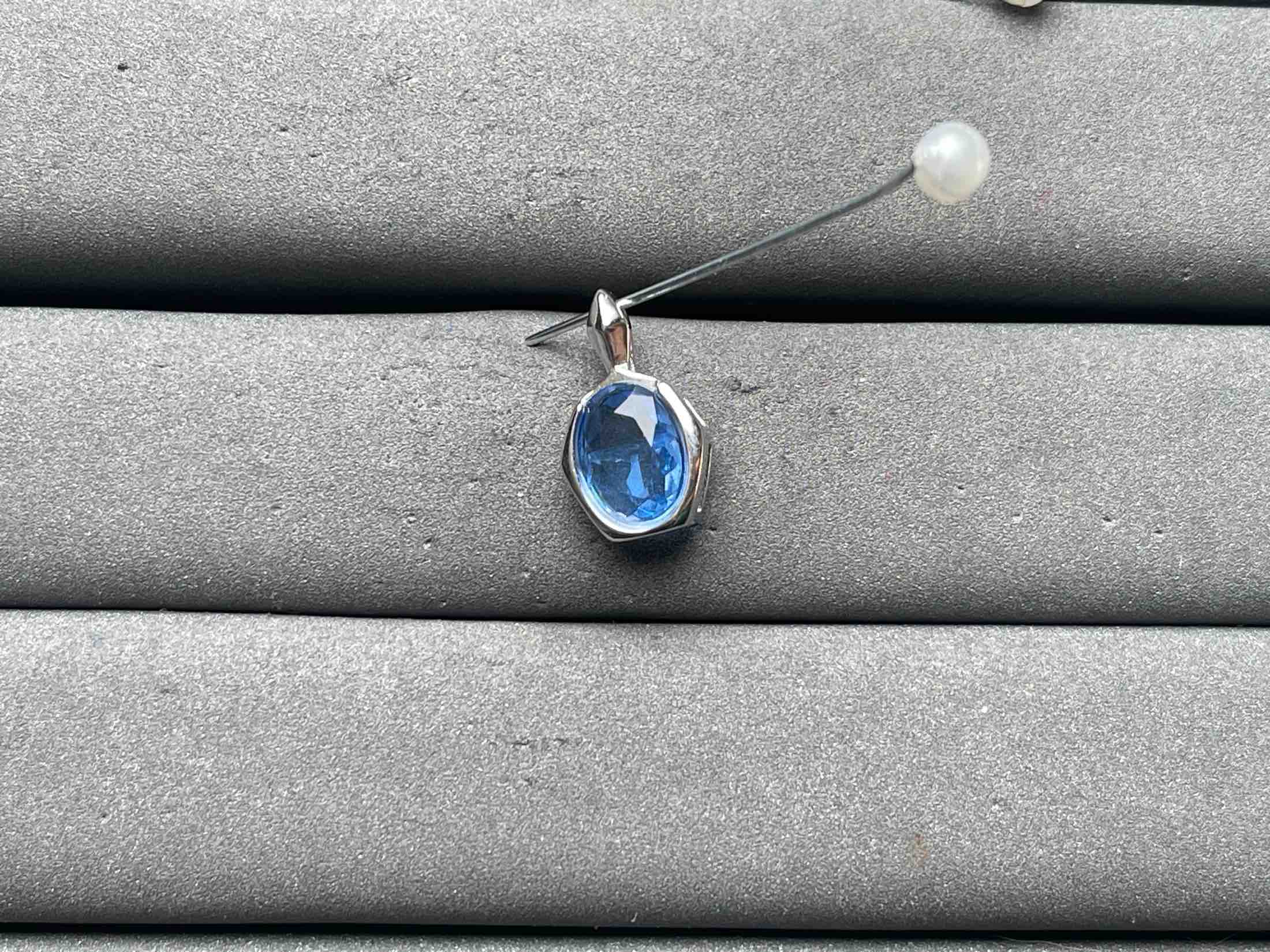 A11493 Color Changing Pendant – Wave Crystal Jewelry